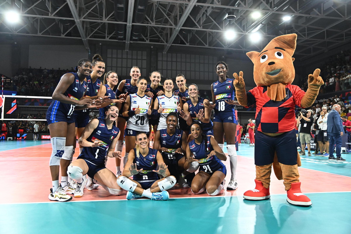 Europei F.: Missione compiuta. Italia ai quarti, 3-0 alla Spagna. Ma si ... Europei F.: Missione compiuta. Italia ai quarti, 3-0 alla Spagna. Ma si ...
