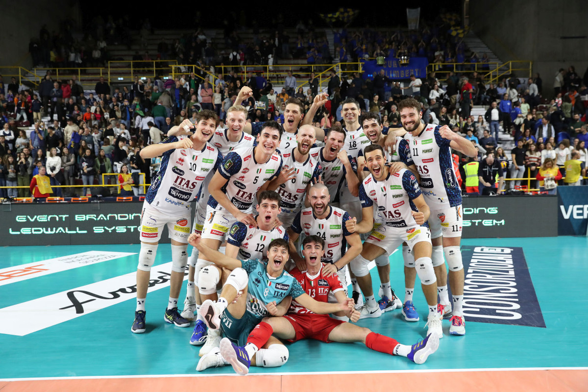 Superlega: Trento celebra al meglio la sua 1000esima partita. Vince 3-0 a Verona - Volleyball.it