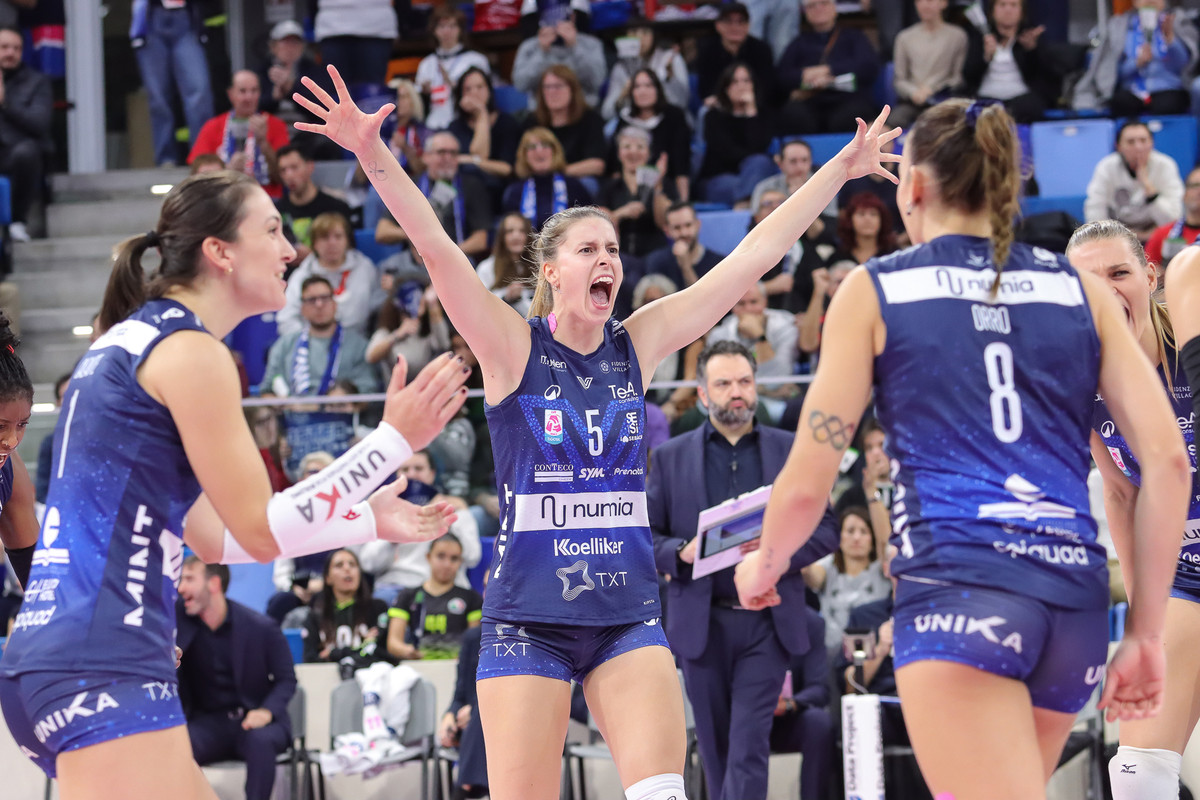 A1 Tigotà: Milano supera Busto Arsizio al tie-break. Heyrman MVP, 1 ...