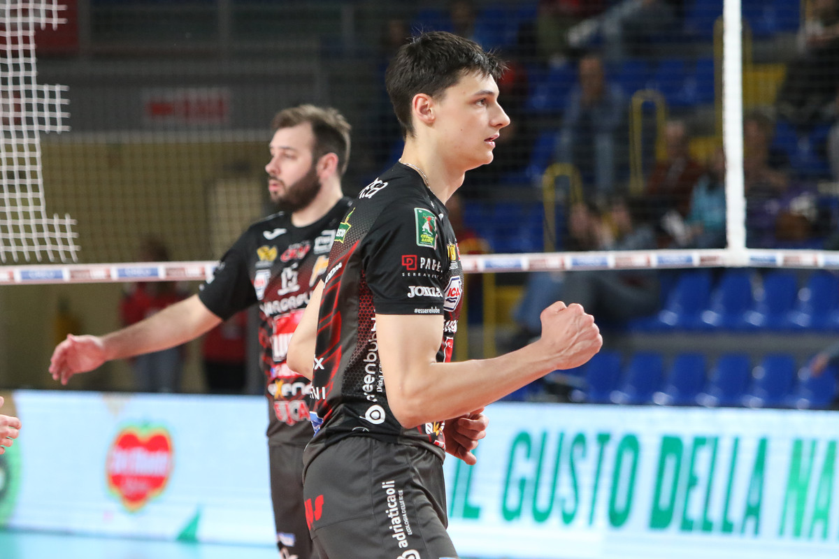 Bulgaria: Alex Nikolov si opera e salta tutta la VNL - Volleyball.it