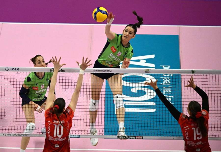 A1 F.: Scontri diretti in cima e in coda: Novara-Scandicci e Bergamo ...